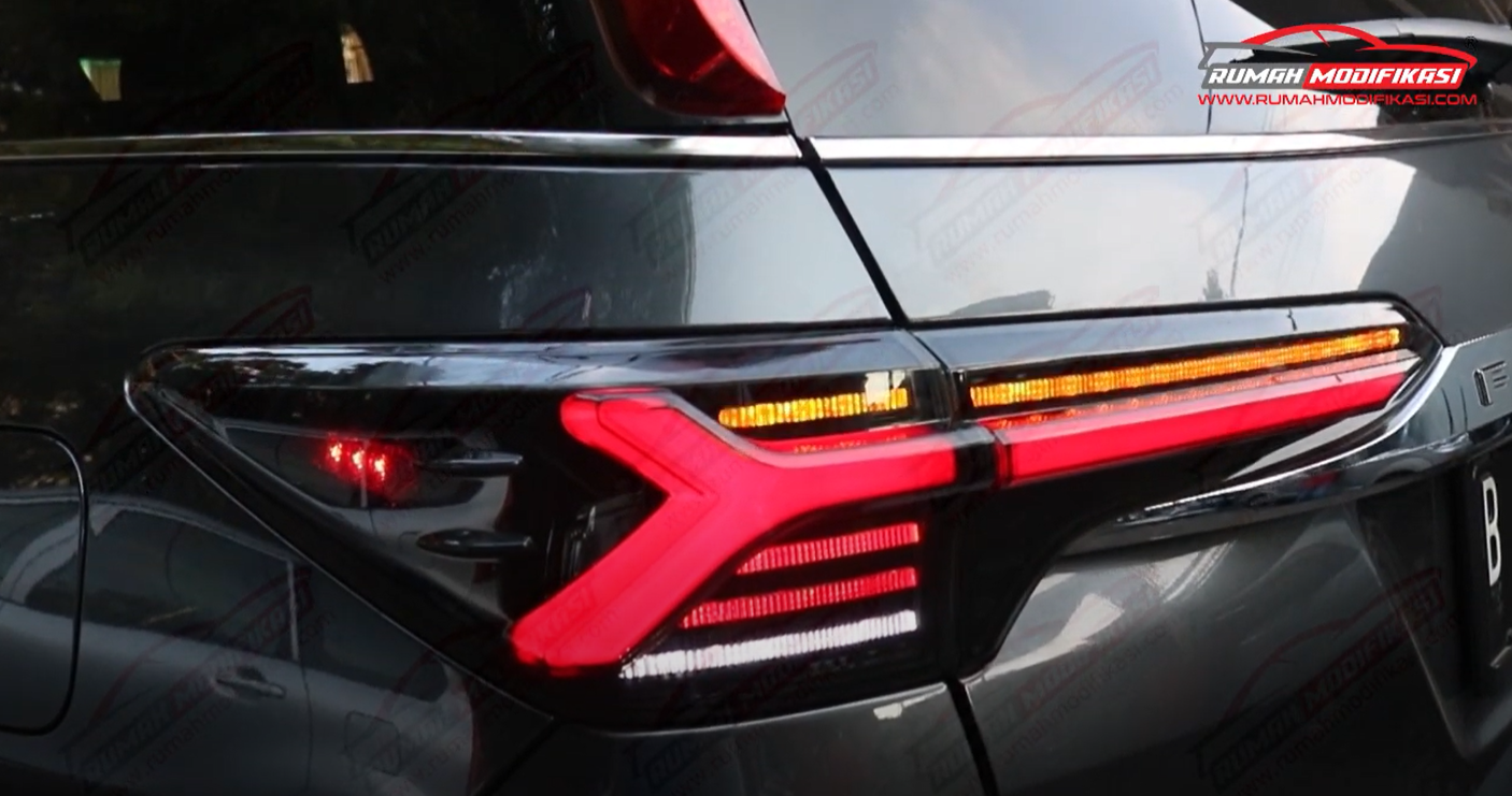 Modifikasi Super SUV, Stop Lamp Lambo Style Toyota Fortuner