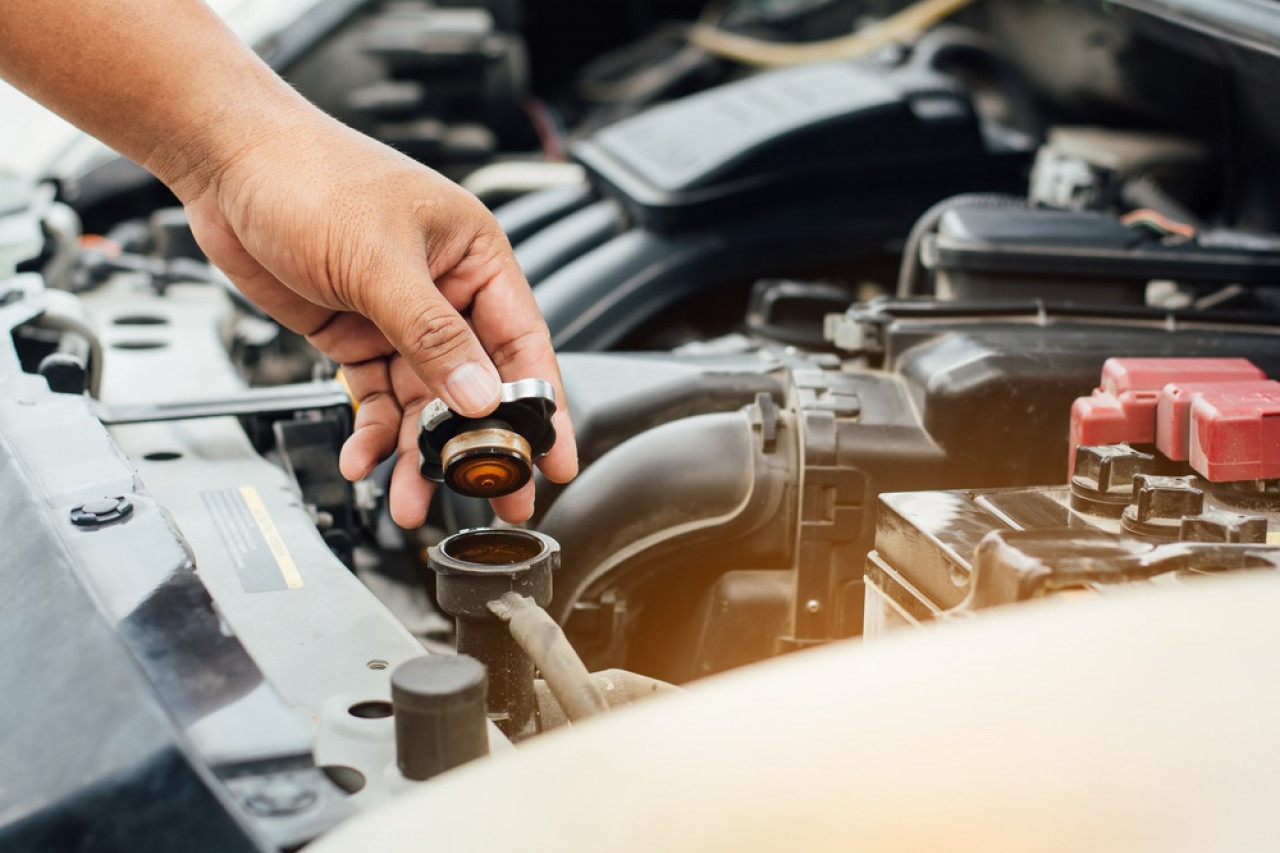 Cara Merawat Radiator Mobil agar Mesin Tetap Optimal dan Tidak Overheat