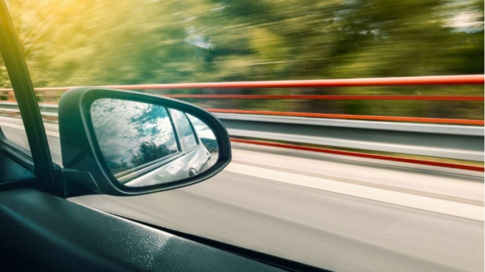 Spion Mobil: Pentingnya Visibilitas dan Cara Merawatnya